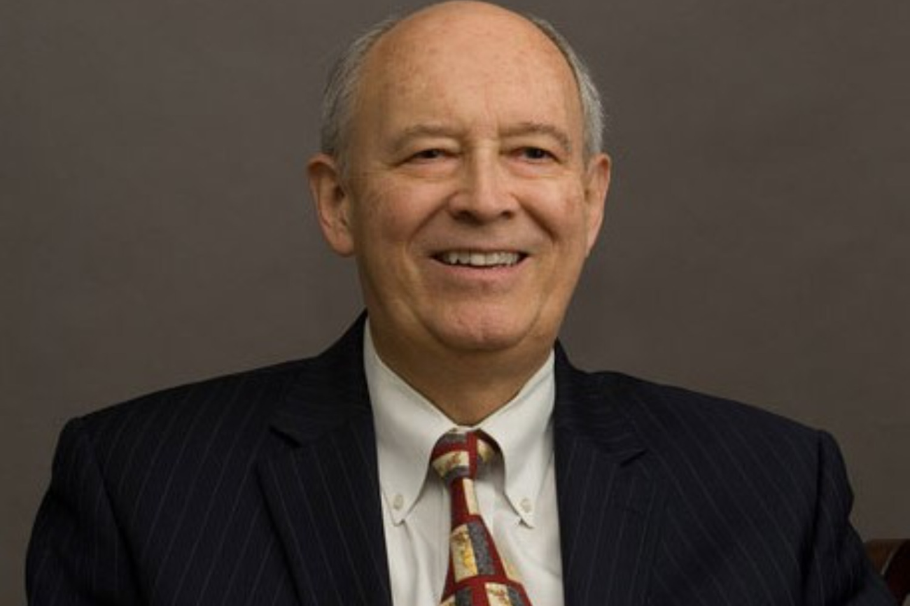 TickerTracker | Donald Yacktman: A Successful Investor and Philanthropist